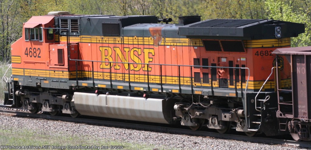 BNSF 4682